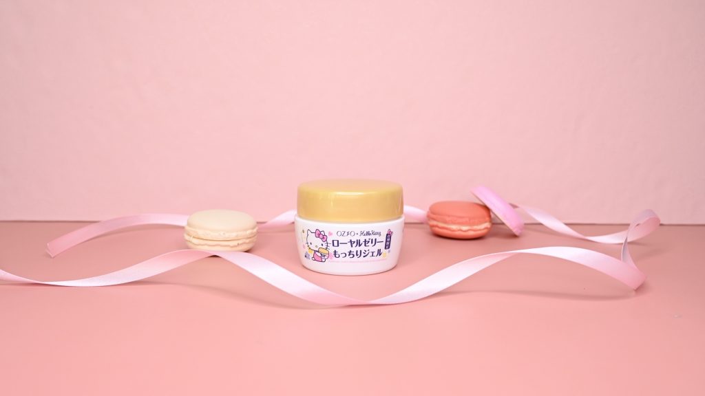 OZIO X Hello Kitty 攜手推出春日聯名限定款 代言人王宇婕化身一日店長，展現歐姬兒凍齡奇蹟 | 早安健康NEWS